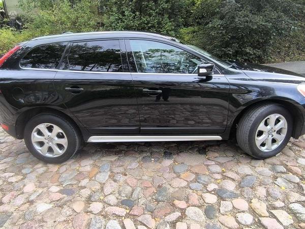 Melns Volvo XC60 2010 Utena, ar dzinēja tilpumu 2.40 L un nobraukumu 241 tūkst. km par 7450 €, foto 7 vietnē AUTOMOTO.COM.LV