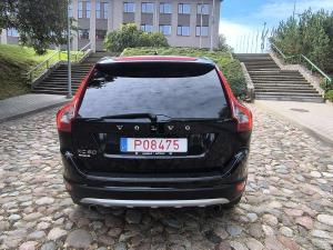 Black Volvo XC60 2010 in Utena, with an engine capacity of 2.40 L and mileage of 241 thousand km for 7450 €, photo 9 on AUTOMOTO.COM.LV
