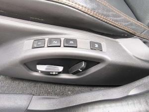 Black Volvo XC60 2010 in Utena, with an engine capacity of 2.40 L and mileage of 241 thousand km for 7450 €, photo 22 on AUTOMOTO.COM.LV