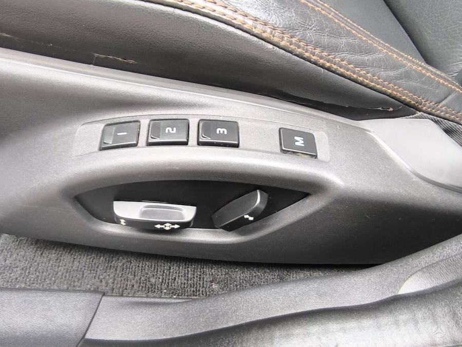 Black Volvo XC60 2010 in Utena, with an engine capacity of 2.40 L and mileage of 241 thousand km for 7450 €, photo 22 on AUTOMOTO.COM.LV