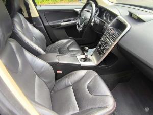 Black Volvo XC60 2010 in Utena, with an engine capacity of 2.40 L and mileage of 241 thousand km for 7450 €, photo 26 on AUTOMOTO.COM.LV