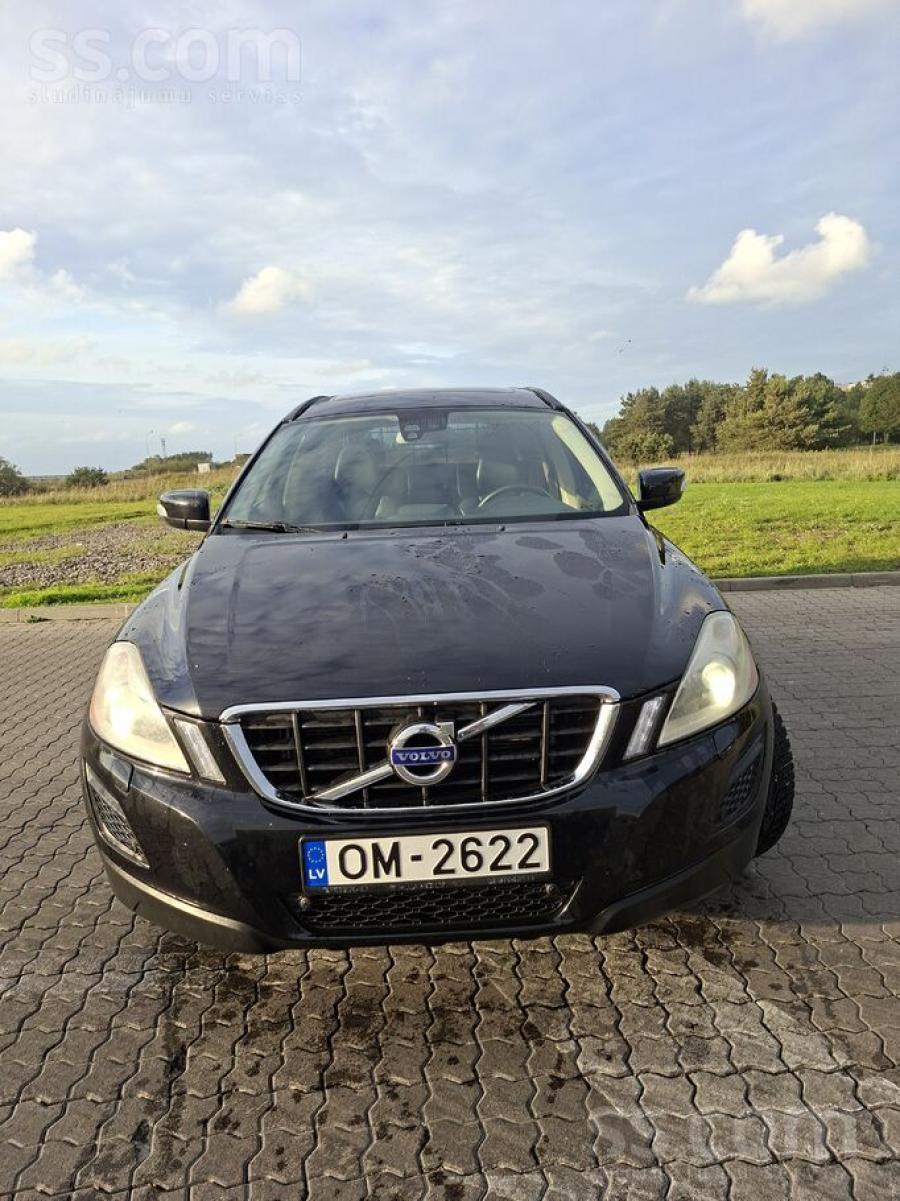 Melns Volvo XC60 2010 Liepāja, ar dzinēja tilpumu 2.40 L un nobraukumu 262 tūkst. km par 7600 €, foto 3 vietnē AUTOMOTO.COM.LV