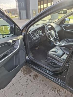 Melns Volvo XC60 2010 Liepāja, ar dzinēja tilpumu 2.40 L un nobraukumu 262 tūkst. km par 7600 €, foto 10 vietnē AUTOMOTO.COM.LV