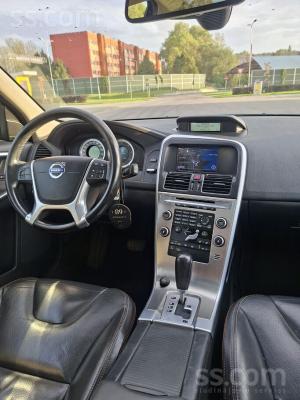 Melns Volvo XC60 2010 Liepāja, ar dzinēja tilpumu 2.40 L un nobraukumu 262 tūkst. km par 7600 €, foto 13 vietnē AUTOMOTO.COM.LV