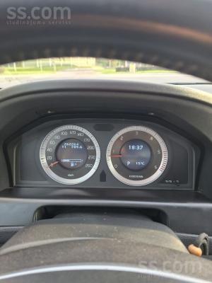 Melns Volvo XC60 2010 Liepāja, ar dzinēja tilpumu 2.40 L un nobraukumu 262 tūkst. km par 7600 €, foto 16 vietnē AUTOMOTO.COM.LV
