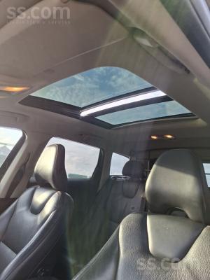 Melns Volvo XC60 2010 Liepāja, ar dzinēja tilpumu 2.40 L un nobraukumu 262 tūkst. km par 7600 €, foto 17 vietnē AUTOMOTO.COM.LV