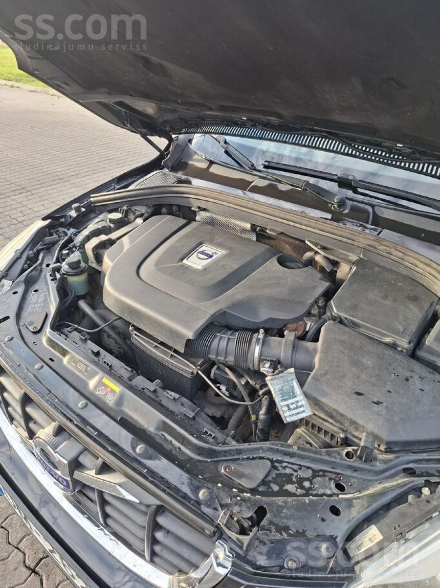 Melns Volvo XC60 2010 Liepāja, ar dzinēja tilpumu 2.40 L un nobraukumu 262 tūkst. km par 7600 €, foto 19 vietnē AUTOMOTO.COM.LV