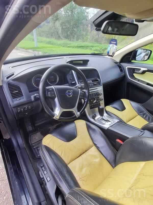 Volvo XC60 2010 Daugavpils vietnē Melns Volvo XC60 2010 Daugavpils, ar dzinēja tilpumu 2.40 L un nobraukumu 0 tūkst. km par 5350 €, foto 5 vietnē AUTOMOTO.COM.LV