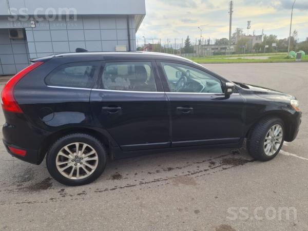 Volvo XC60 2010 Daugavpils vietnē Melns Volvo XC60 2010 Daugavpils, ar dzinēja tilpumu 2.40 L un nobraukumu 0 tūkst. km par 5350 €, foto 7 vietnē AUTOMOTO.COM.LV