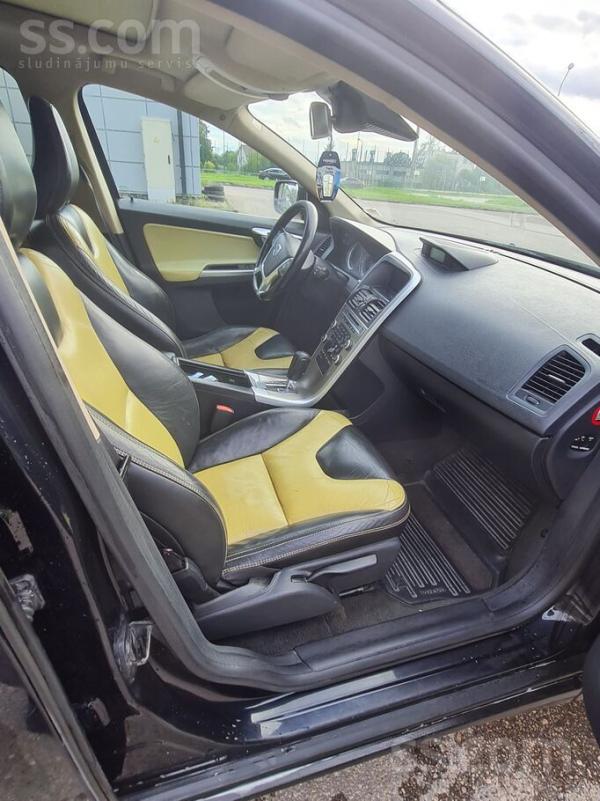 Volvo XC60 2010 Daugavpils vietnē Melns Volvo XC60 2010 Daugavpils, ar dzinēja tilpumu 2.40 L un nobraukumu 0 tūkst. km par 5350 €, foto 11 vietnē AUTOMOTO.COM.LV