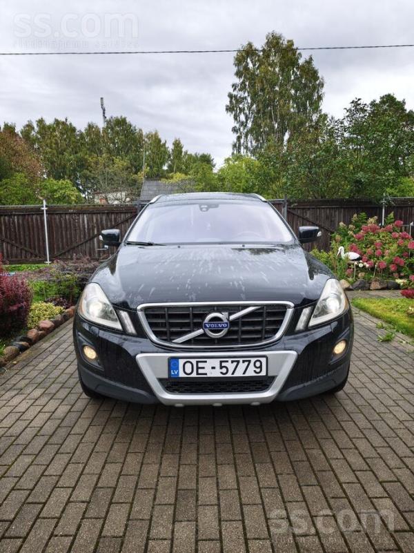 Melns Volvo XC60 2010 Rīga, ar dzinēja tilpumu 2.40 L un nobraukumu 295 tūkst. km par 8700 €, foto 3 vietnē AUTOMOTO.COM.LV