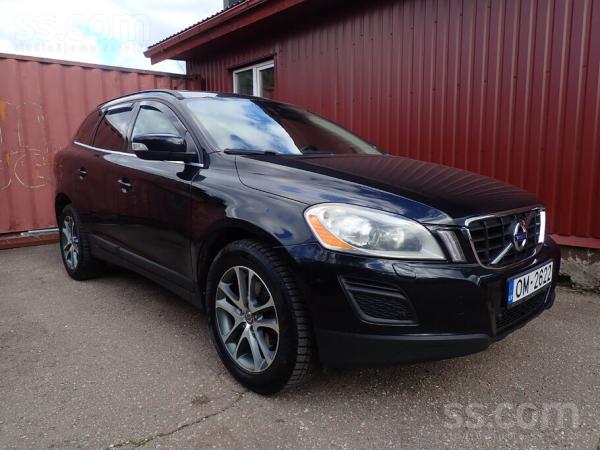 Volvo XC60 2010 in Liepaja on AUTOMOTO.COM.LV Black Volvo XC60 2010 in Liepaja, with an engine capacity of 2.40 L and mileage of 262 thousand km for 6950 €, photo 1 on AUTOMOTO.COM.LV