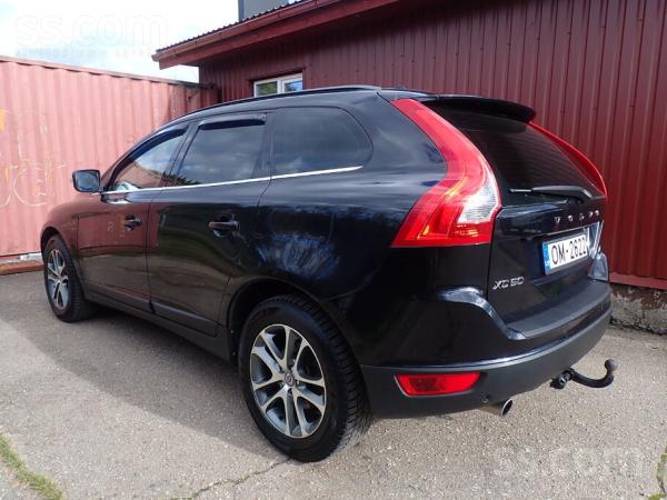 Volvo XC60 2010 in Liepaja on AUTOMOTO.COM.LV Black Volvo XC60 2010 in Liepaja, with an engine capacity of 2.40 L and mileage of 262 thousand km for 6950 €, photo 4 on AUTOMOTO.COM.LV
