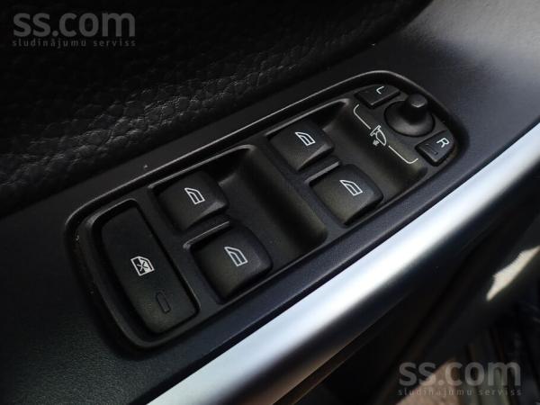 Volvo XC60 2010 in Liepaja on AUTOMOTO.COM.LV Black Volvo XC60 2010 in Liepaja, with an engine capacity of 2.40 L and mileage of 262 thousand km for 6950 €, photo 10 on AUTOMOTO.COM.LV