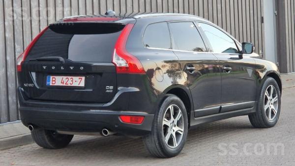 Black Volvo XC60 2010 in Jelgava, with an engine capacity of 2.40 L and mileage of 280 thousand km for 7450 €, photo 11 on AUTOMOTO.COM.LV