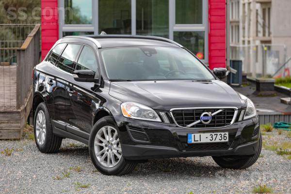 Black Volvo XC60 2010 in Riga, with an engine capacity of 2.40 L and mileage of 360 thousand km for 6990 €, photo 3 on AUTOMOTO.COM.LV