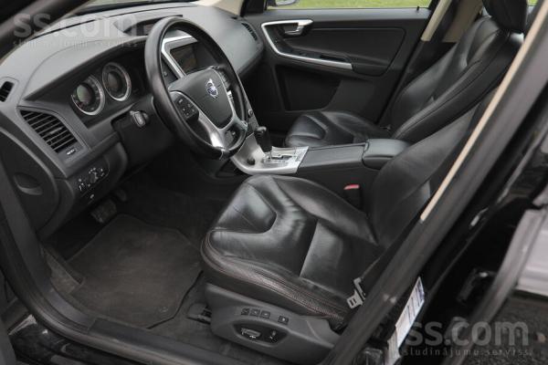 Black Volvo XC60 2010 in Riga, with an engine capacity of 2.40 L and mileage of 360 thousand km for 6990 €, photo 8 on AUTOMOTO.COM.LV