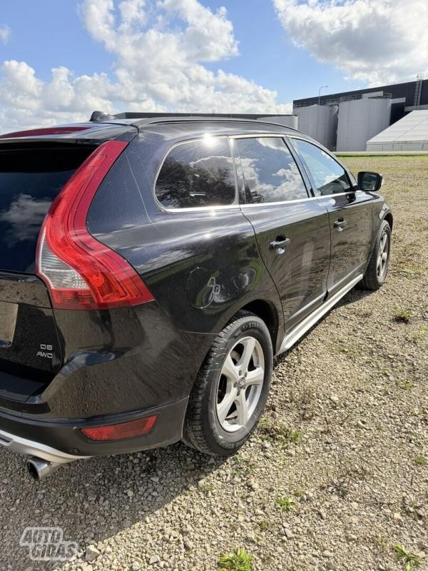 Melns Volvo XC60 2010 Panevēža, ar dzinēja tilpumu 2.40 L un nobraukumu 350 tūkst. km par 7300 €, foto 5 vietnē AUTOMOTO.COM.LV