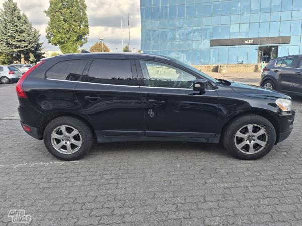 Black Volvo XC60 2010 in Alytus, with an engine capacity of 2.40 L and mileage of 342 thousand km for 6800 €, photo 5 on AUTOMOTO.COM.LV