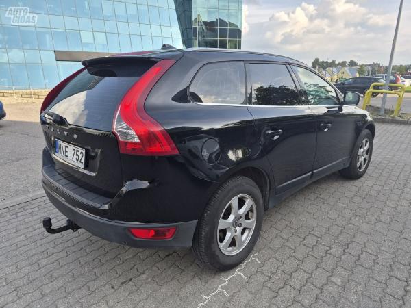 Black Volvo XC60 2010 in Alytus, with an engine capacity of 2.40 L and mileage of 342 thousand km for 6800 €, photo 6 on AUTOMOTO.COM.LV