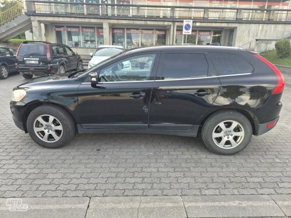 Black Volvo XC60 2010 in Alytus, with an engine capacity of 2.40 L and mileage of 342 thousand km for 6800 €, photo 9 on AUTOMOTO.COM.LV
