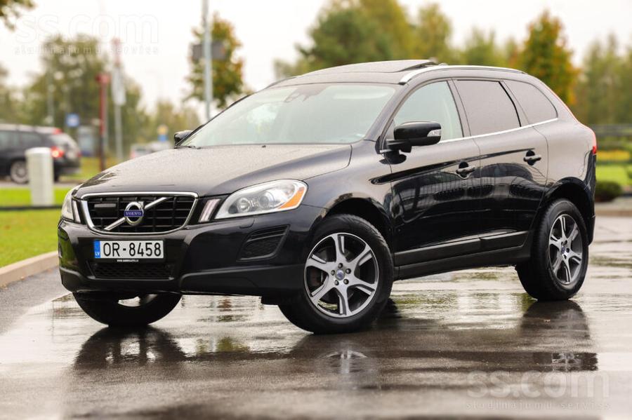 Melns Volvo XC60 2010 Jelgava, ar dzinēja tilpumu 2.00 L un nobraukumu 315 tūkst. km par 8850 €, foto 1 vietnē AUTOMOTO.COM.LV