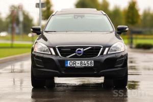 Melns Volvo XC60 2010 Jelgava, ar dzinēja tilpumu 2.00 L un nobraukumu 315 tūkst. km par 8850 €, foto 3 vietnē AUTOMOTO.COM.LV
