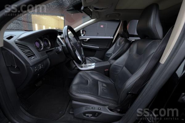 Black Volvo XC60 2010 in Jelgava, with an engine capacity of 2.00 L and mileage of 315 thousand km for 8850 €, photo 8 on AUTOMOTO.COM.LV