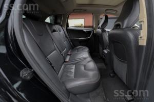 Melns Volvo XC60 2010 Jelgava, ar dzinēja tilpumu 2.00 L un nobraukumu 315 tūkst. km par 8850 €, foto 10 vietnē AUTOMOTO.COM.LV