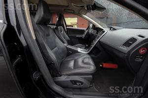 Melns Volvo XC60 2010 Jelgava, ar dzinēja tilpumu 2.00 L un nobraukumu 315 tūkst. km par 8850 €, foto 11 vietnē AUTOMOTO.COM.LV