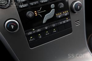Melns Volvo XC60 2010 Jelgava, ar dzinēja tilpumu 2.00 L un nobraukumu 315 tūkst. km par 8850 €, foto 19 vietnē AUTOMOTO.COM.LV