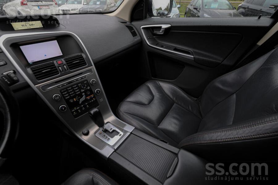 Melns Volvo XC60 2010 Jelgava, ar dzinēja tilpumu 2.00 L un nobraukumu 315 tūkst. km par 8850 €, foto 20 vietnē AUTOMOTO.COM.LV