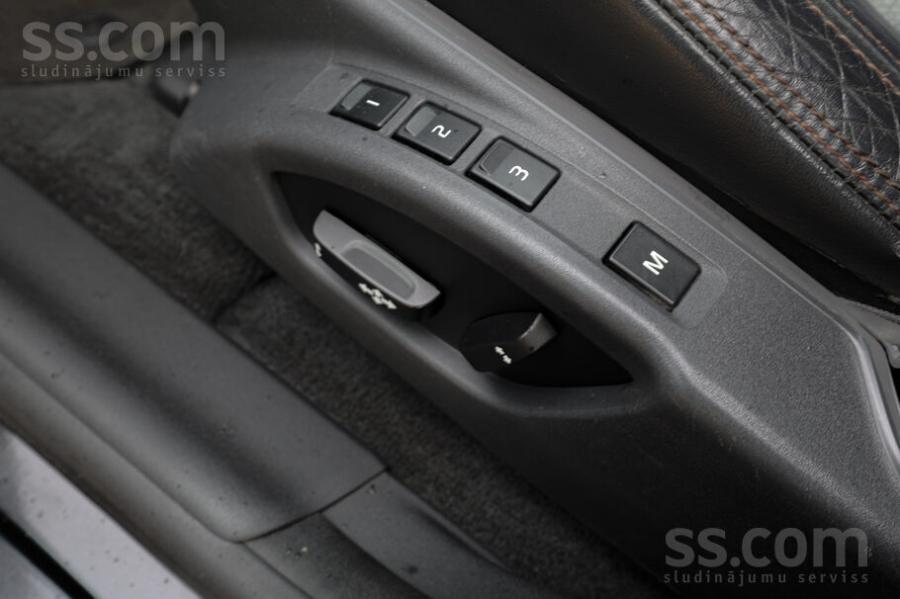 Melns Volvo XC60 2010 Jelgava, ar dzinēja tilpumu 2.00 L un nobraukumu 315 tūkst. km par 8850 €, foto 26 vietnē AUTOMOTO.COM.LV
