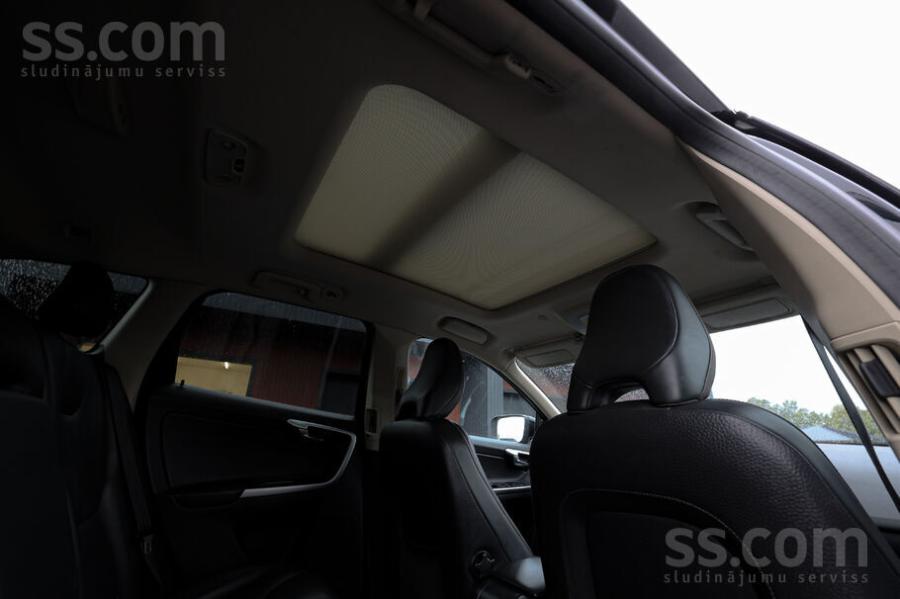 Melns Volvo XC60 2010 Jelgava, ar dzinēja tilpumu 2.00 L un nobraukumu 315 tūkst. km par 8850 €, foto 28 vietnē AUTOMOTO.COM.LV