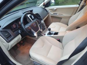 Black Volvo XC60 2010 in Mazeikiai, with an engine capacity of 2.40 L and mileage of 277 thousand km for 7200 €, photo 11 on AUTOMOTO.COM.LV