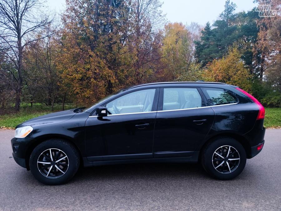 Black Volvo XC60 2010 in Mazeikiai, with an engine capacity of 2.40 L and mileage of 277 thousand km for 7200 €, photo 17 on AUTOMOTO.COM.LV