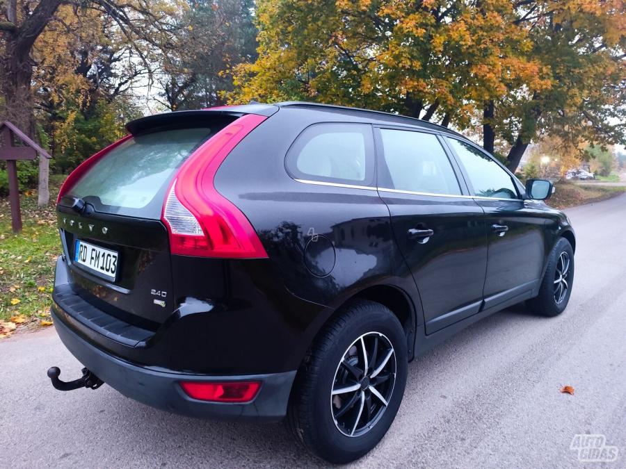 Black Volvo XC60 2010 in Mazeikiai, with an engine capacity of 2.40 L and mileage of 277 thousand km for 7200 €, photo 20 on AUTOMOTO.COM.LV