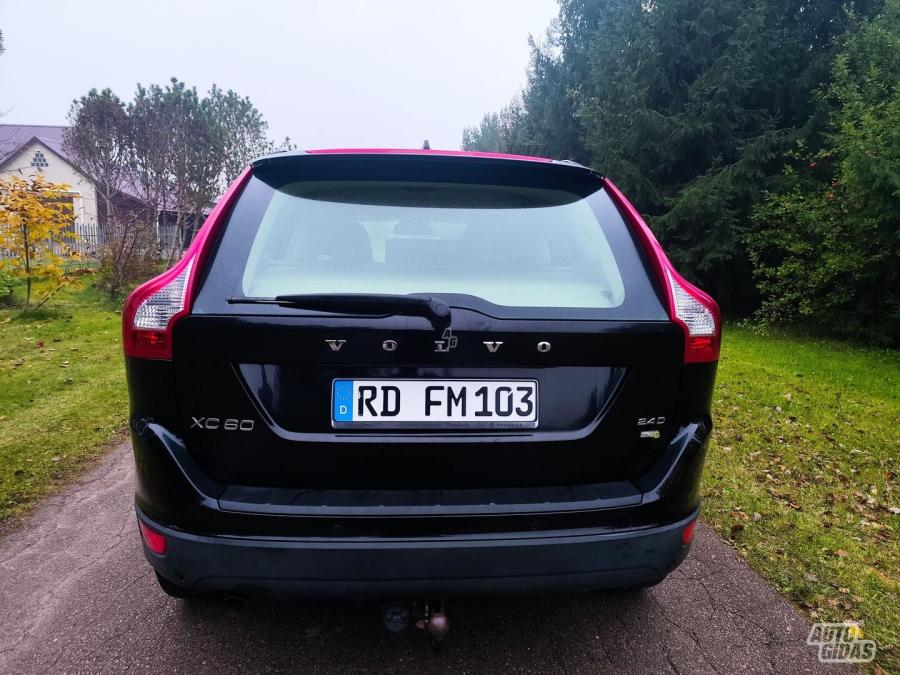 Black Volvo XC60 2010 in Mazeikiai, with an engine capacity of 2.40 L and mileage of 277 thousand km for 7200 €, photo 30 on AUTOMOTO.COM.LV