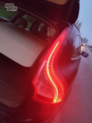 Black Volvo XC60 2010 in Mazeikiai, with an engine capacity of 2.40 L and mileage of 277 thousand km for 7200 €, photo 33 on AUTOMOTO.COM.LV