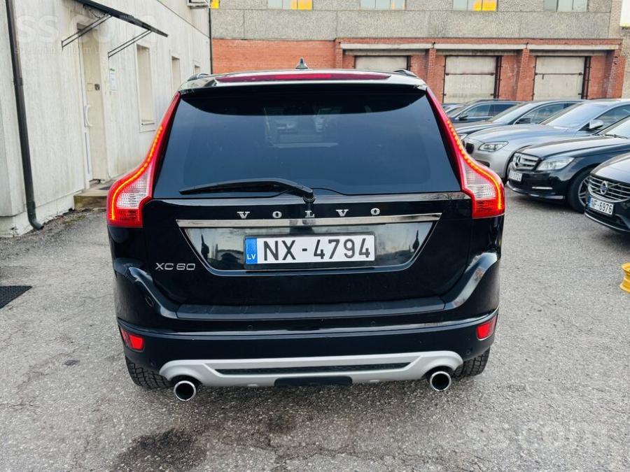 Melns Volvo XC60 2011 Daugavpils, ar dzinēja tilpumu 2.40 L un nobraukumu 0 tūkst. km par 10900 €, foto 5 vietnē AUTOMOTO.COM.LV