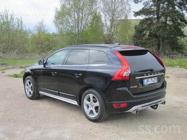 Black Volvo XC60 2011 in Riga, with an engine capacity of 2.00 L and mileage of 0 thousand km for 22800 €, photo 5 on AUTOMOTO.COM.LV