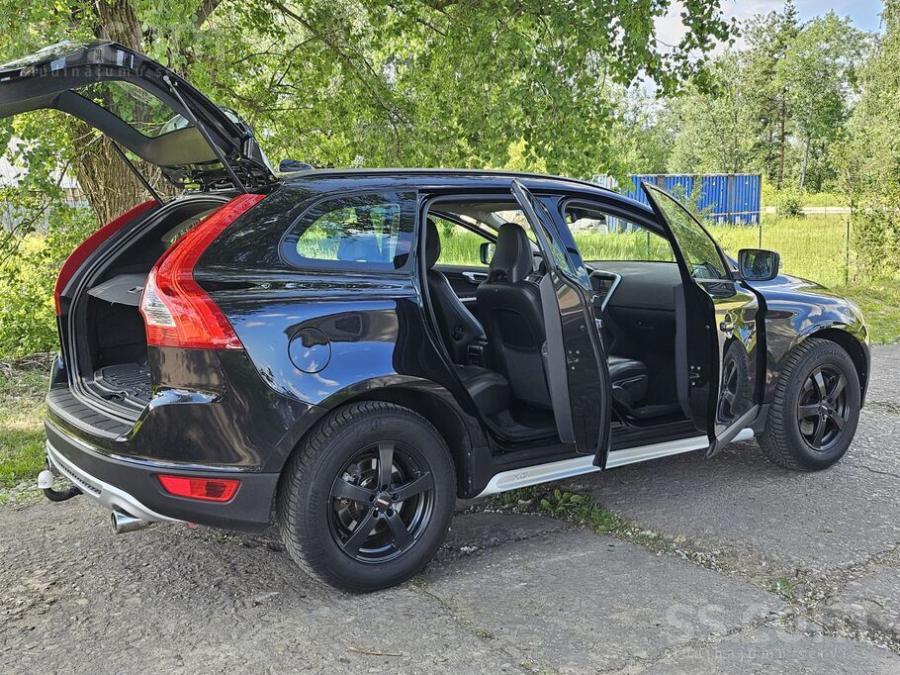 Melns Volvo XC60 2011 Rīga, ar dzinēja tilpumu 2.00 L un nobraukumu 0 tūkst. km par 2900 €, foto 8 vietnē AUTOMOTO.COM.LV