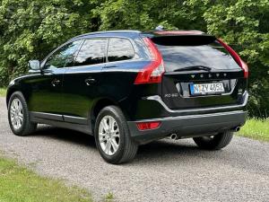 Black Volvo XC60 2011 in Talsi, with an engine capacity of 2.40 L and mileage of 283 thousand km for 10770 €, photo 2 on AUTOMOTO.COM.LV