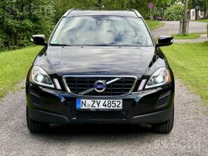 Black Volvo XC60 2011 in Talsi, with an engine capacity of 2.40 L and mileage of 283 thousand km for 10770 €, photo 6 on AUTOMOTO.COM.LV