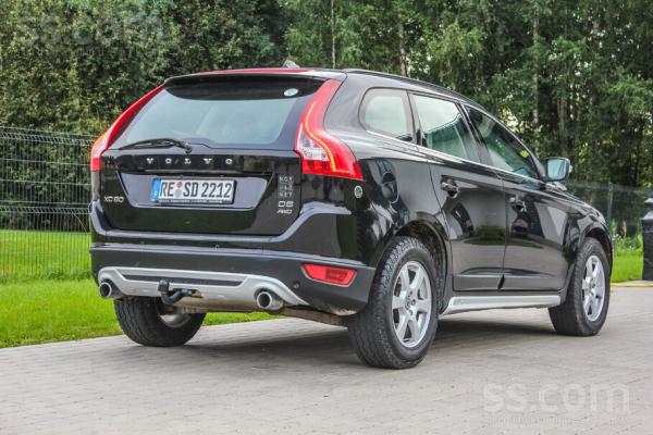 Black Volvo XC60 2011 in Jelgava, with an engine capacity of 2.40 L and mileage of 233 thousand km for 9996 €, photo 2 on AUTOMOTO.COM.LV