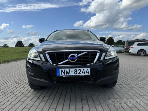 Melns Volvo XC60 2011 Talsi, ar dzinēja tilpumu 2.00 L un nobraukumu 246 tūkst. km par 10600 €, foto 2 vietnē AUTOMOTO.COM.LV