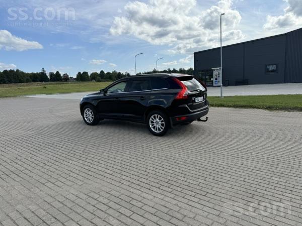 Melns Volvo XC60 2011 Talsi, ar dzinēja tilpumu 2.00 L un nobraukumu 246 tūkst. km par 10600 €, foto 10 vietnē AUTOMOTO.COM.LV