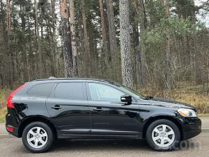 Black Volvo XC60 2011 in Valmiera, with an engine capacity of 2.40 L and mileage of 0 thousand km for 10500 €, photo 5 on AUTOMOTO.COM.LV