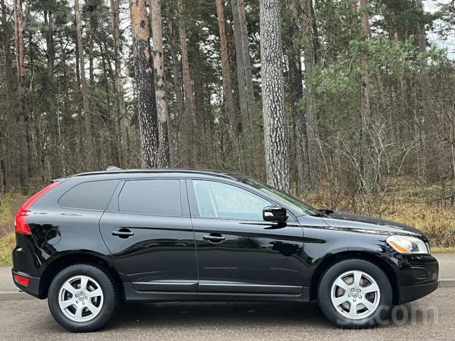 Black Volvo XC60 2011 in Valmiera, with an engine capacity of 2.40 L and mileage of 0 thousand km for 10500 €, photo 5 on AUTOMOTO.COM.LV