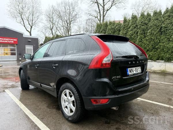 Black Volvo XC60 2011 in Riga, with an engine capacity of 2.00 L and mileage of 246 thousand km for 8700 €, photo 5 on AUTOMOTO.COM.LV